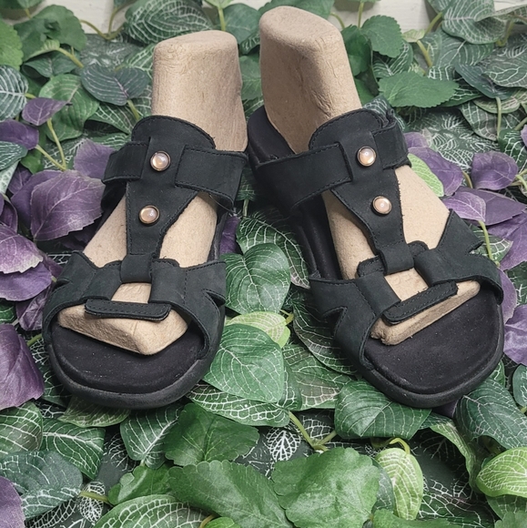 Mephisto | Shoes | Mephisto Green Leather Beaded Two Strap Slides ...